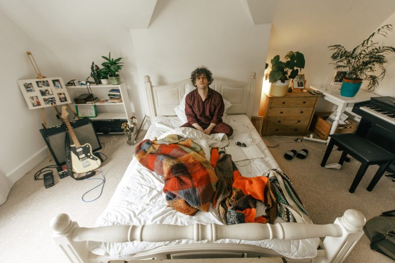 Bill Ryder-Jones shares new song 'I Had Something In My Hand' - Erazer